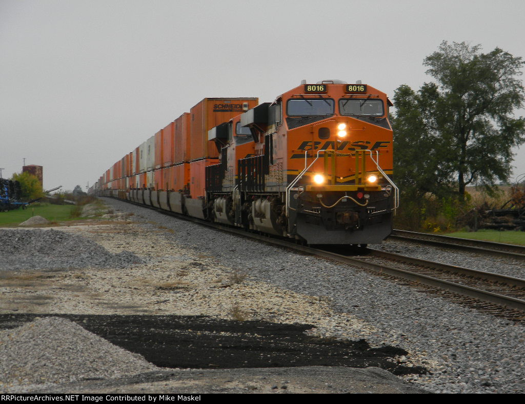 BNSF 8016